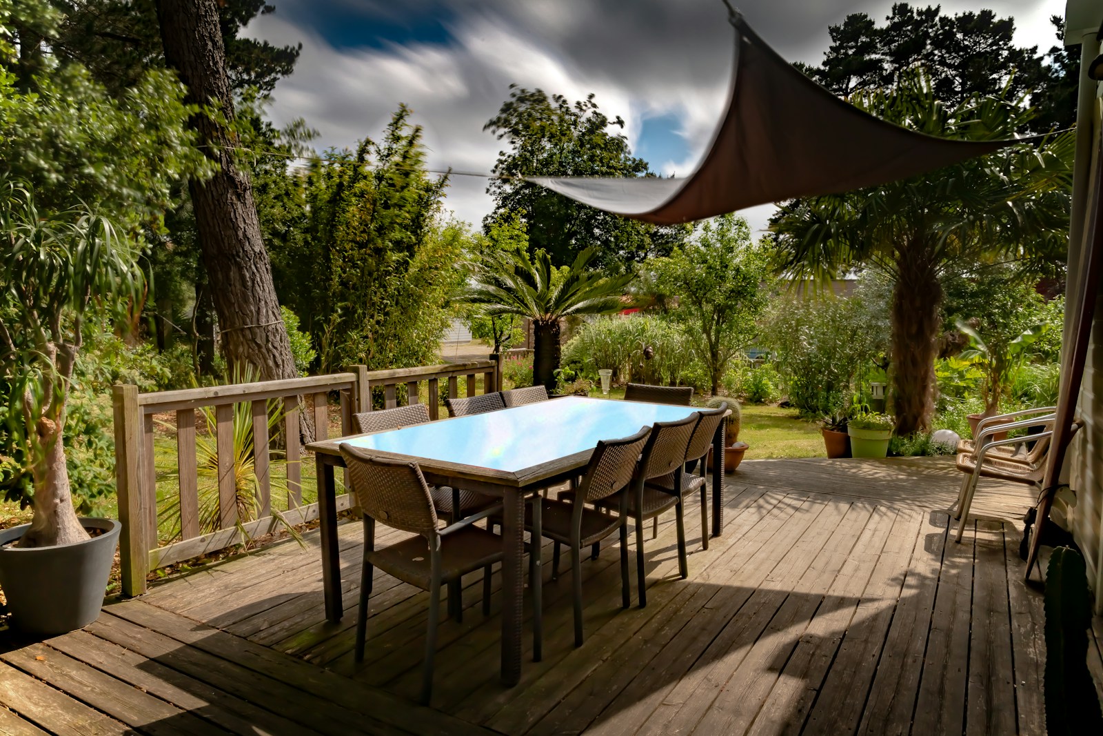 Terrasse planen leicht gemacht: Diese Bodenbeläge sind besonders ...